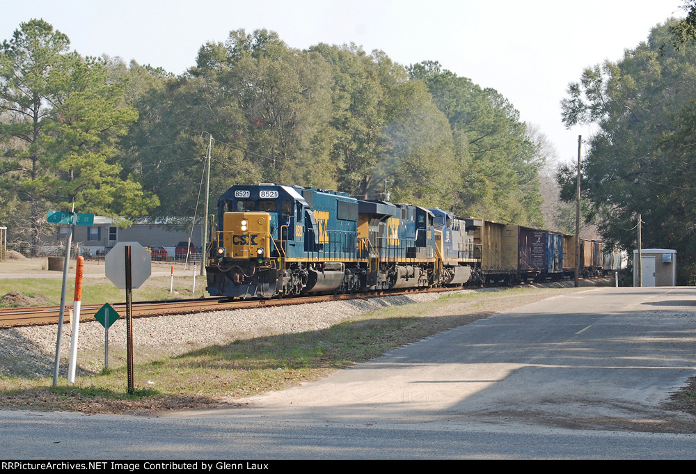 CSX 8521 leads M735-19 west
